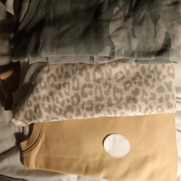 Time and Tru | Sweaters | Super Soft And Comfy Sweatshirtsprice Is For ...